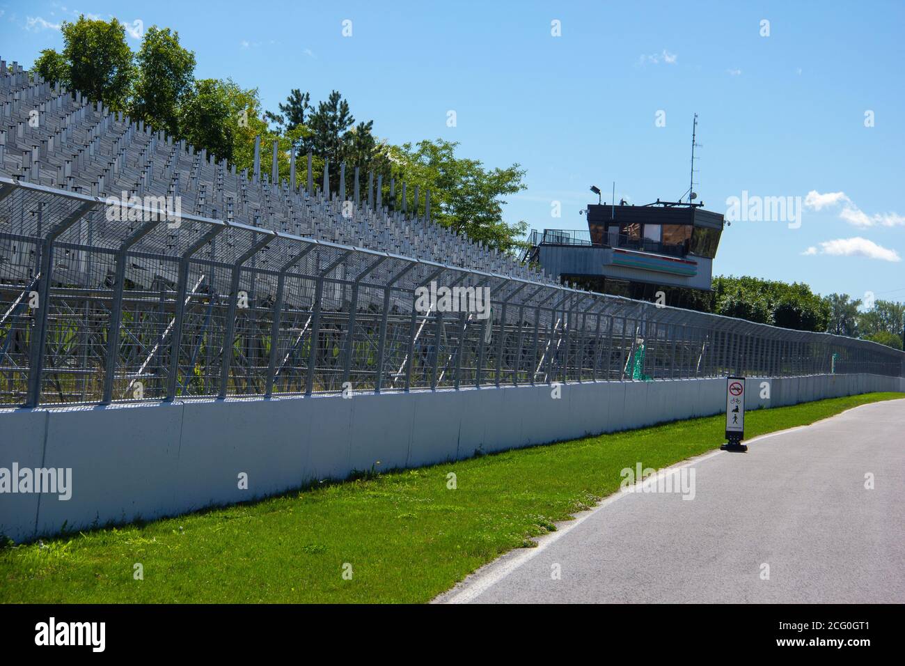 Empty racetrack hi-res stock photography and images - Alamy