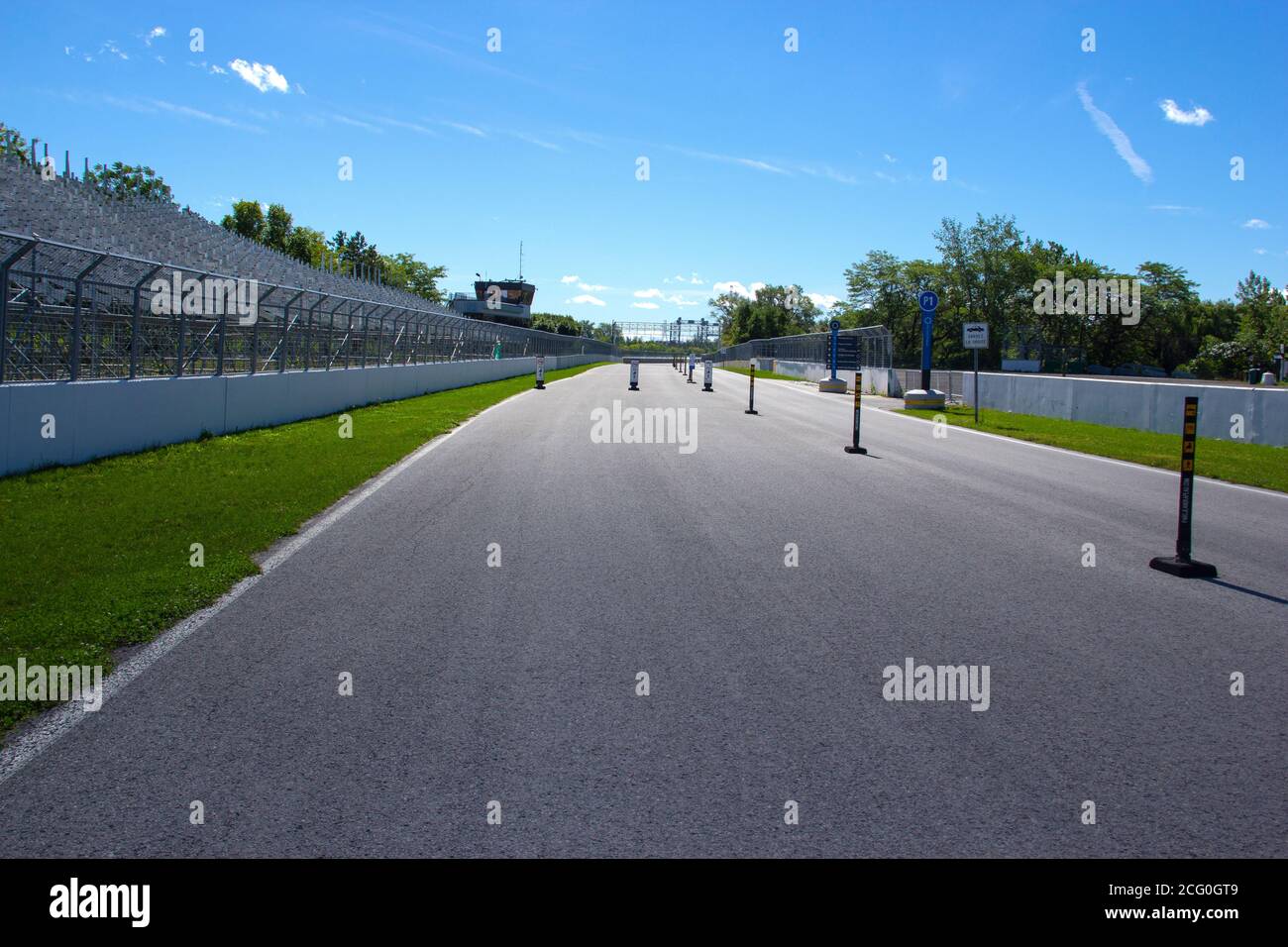 Empty racetrack hi-res stock photography and images - Alamy