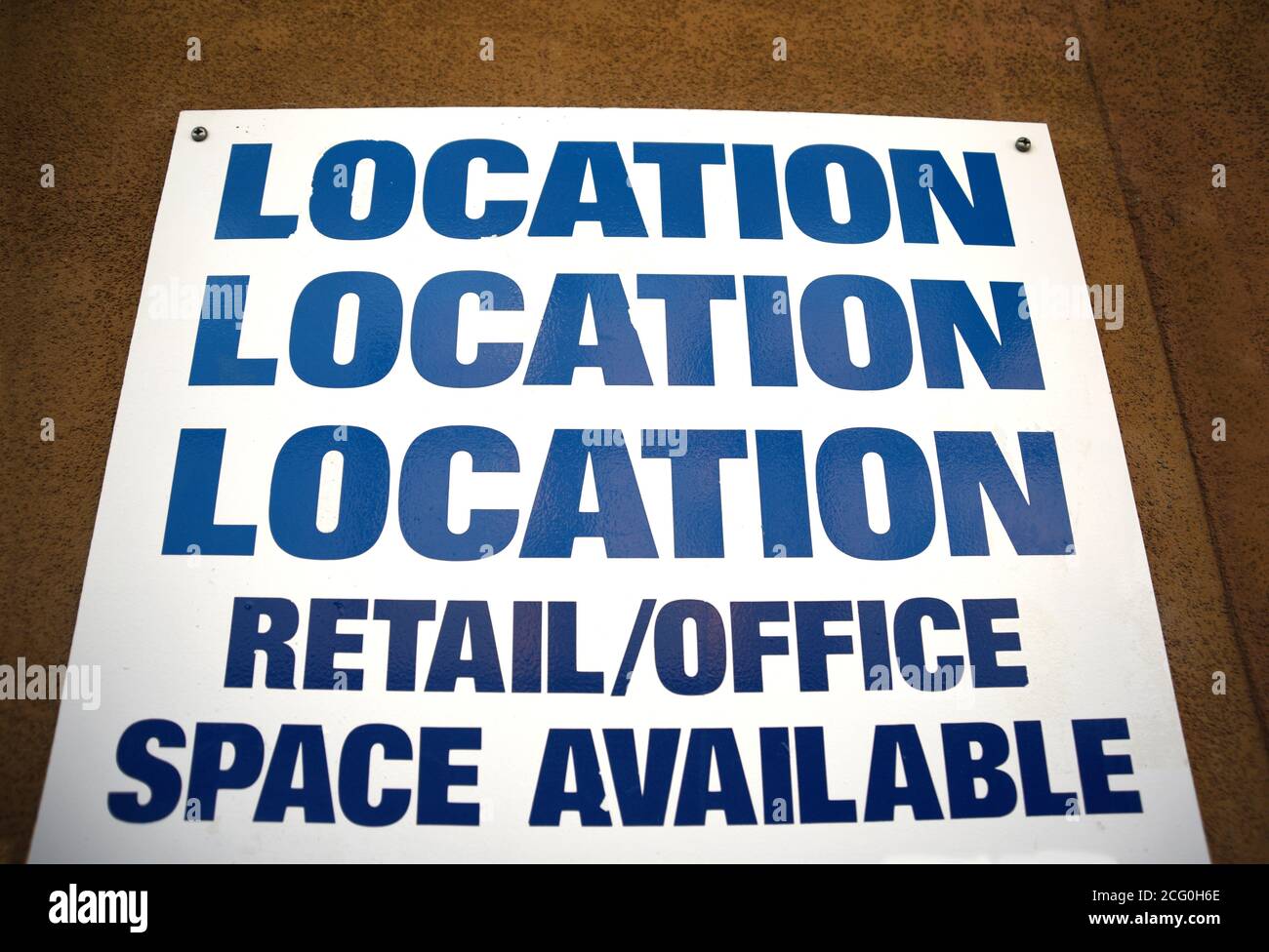 Retail space lease sign hi-res stock photography and images - Alamy