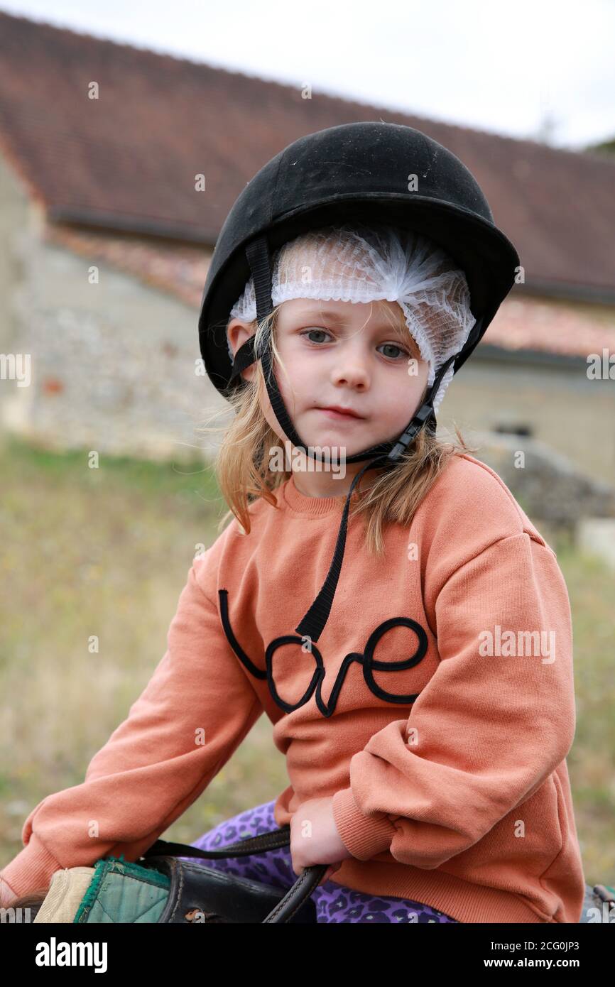 Pony girls hi-res stock photography and images - Alamy
