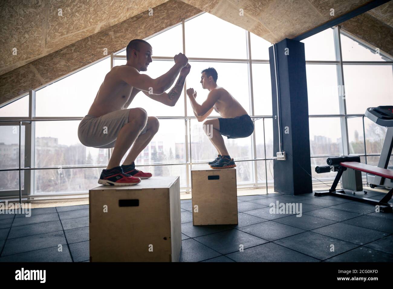 Female athlete doing box jumps hi-res stock photography and images - Alamy