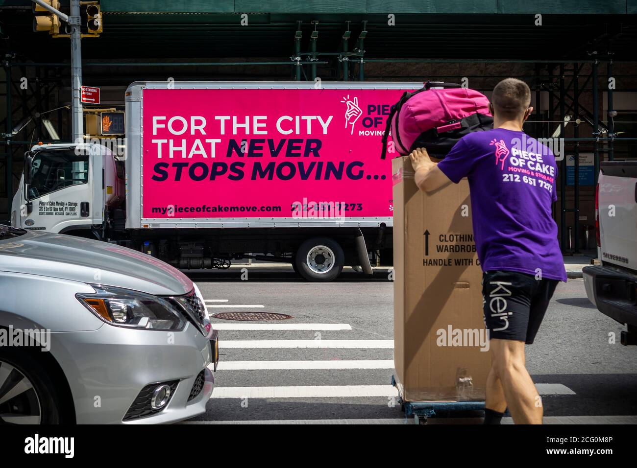 Moving van hi-res stock photography and images - Alamy