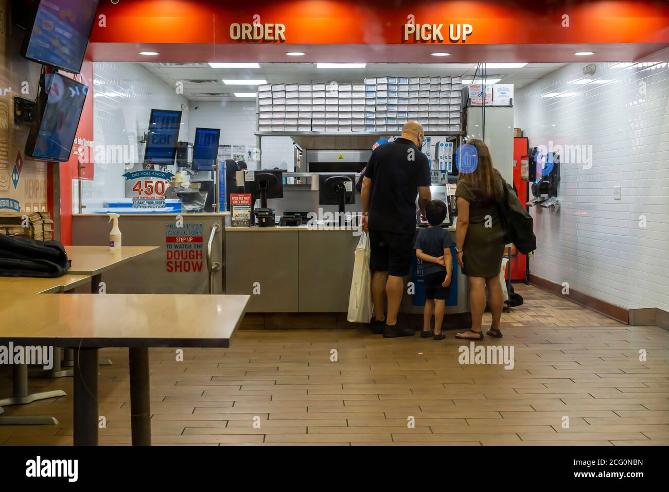 Pick up counter hi-res stock photography and images - Alamy