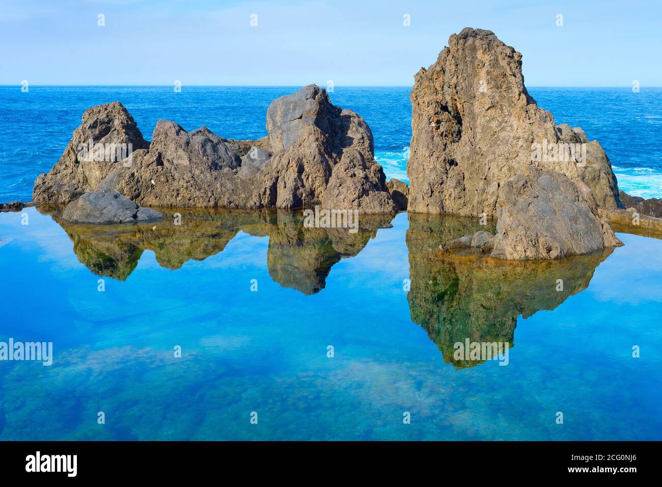 Lava pools hi-res stock photography and images - Alamy