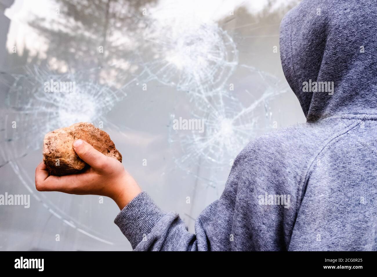 Destroyed shop window hi-res stock photography and images - Alamy