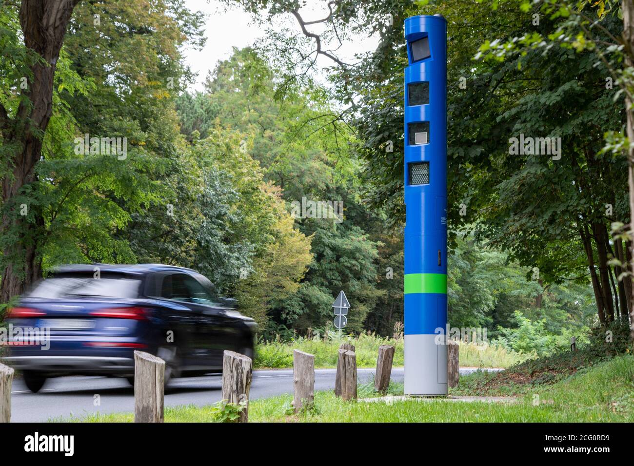 radar speed trap with car in motion, outdoors Stock Photo - Alamy