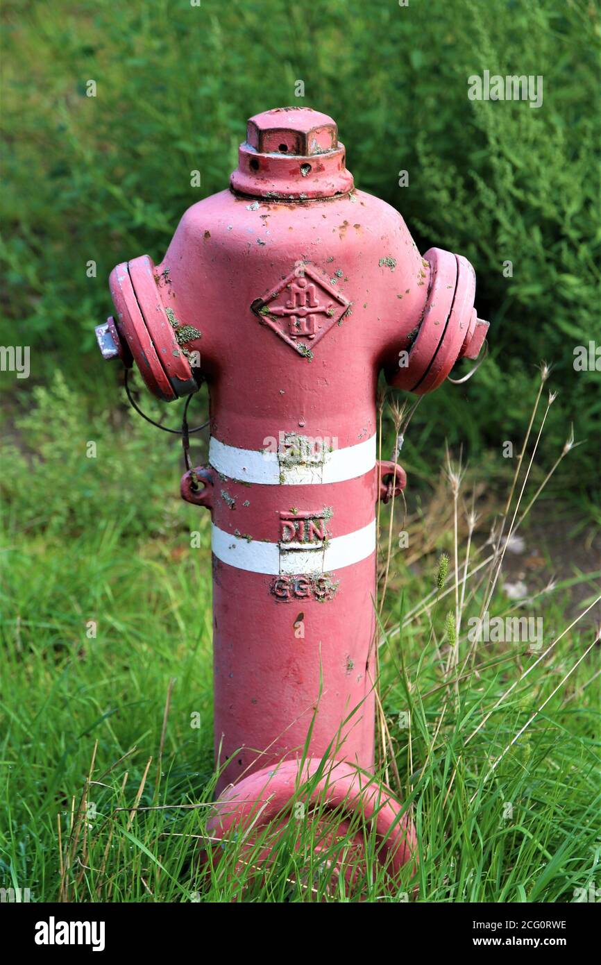 Red fire hydant hi-res stock photography and images - Alamy