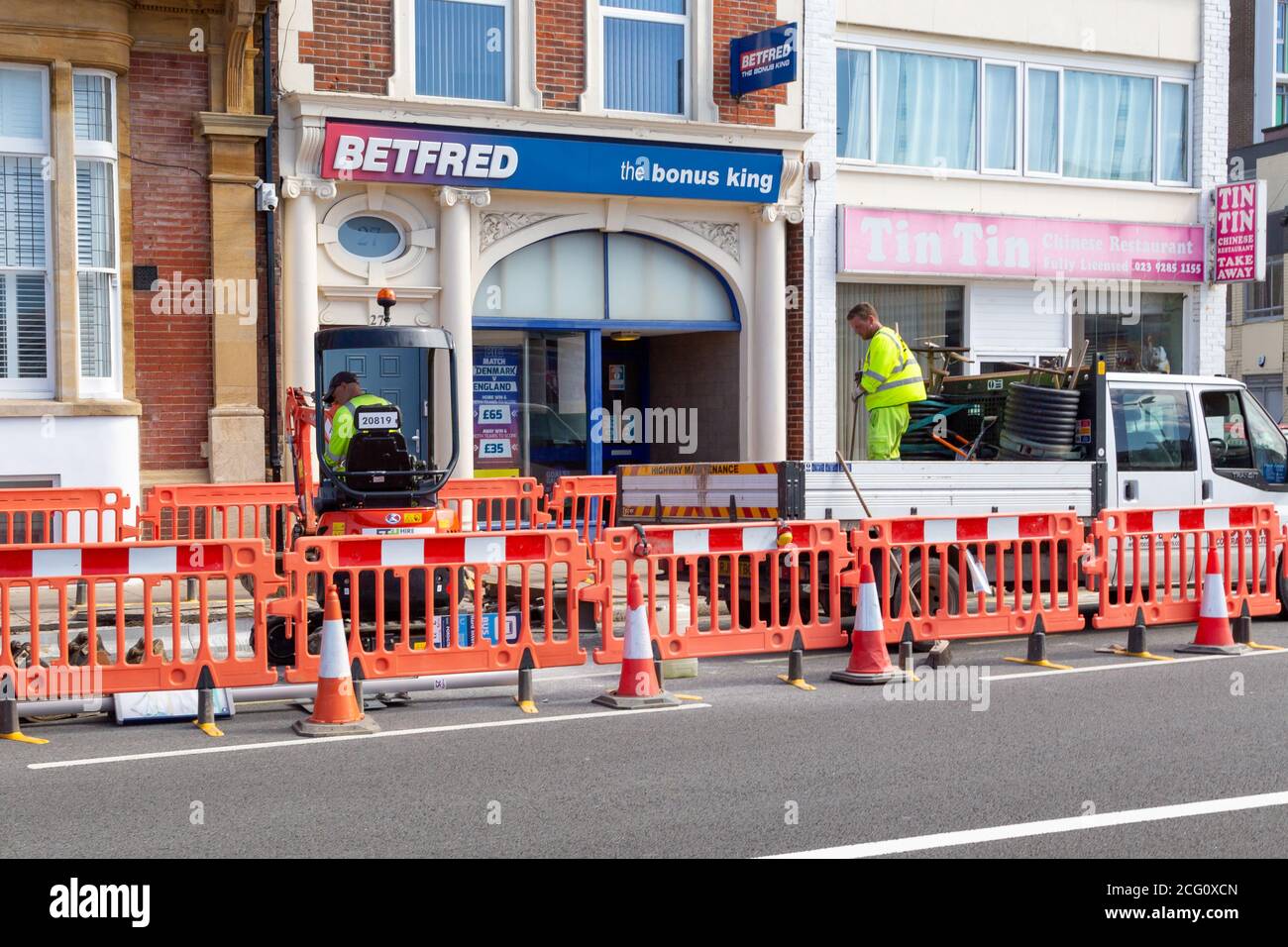 Digging up the roads hi-res stock photography and images - Alamy
