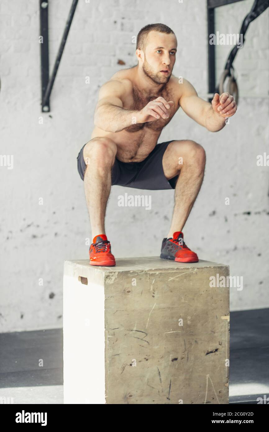Female athlete doing box jumps hi-res stock photography and images - Alamy