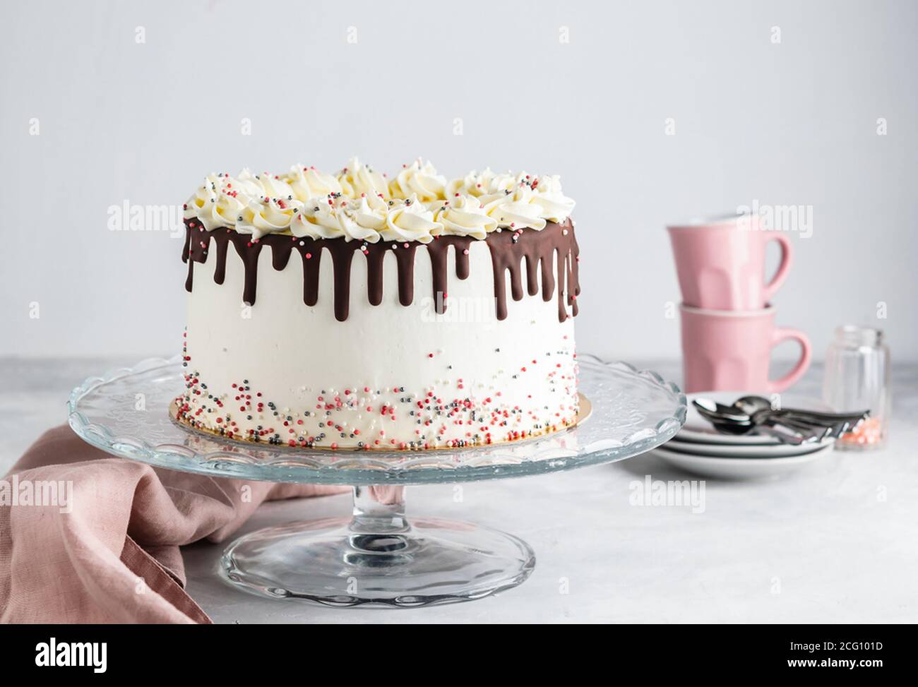 Drip cake hi-res stock photography and images - Alamy