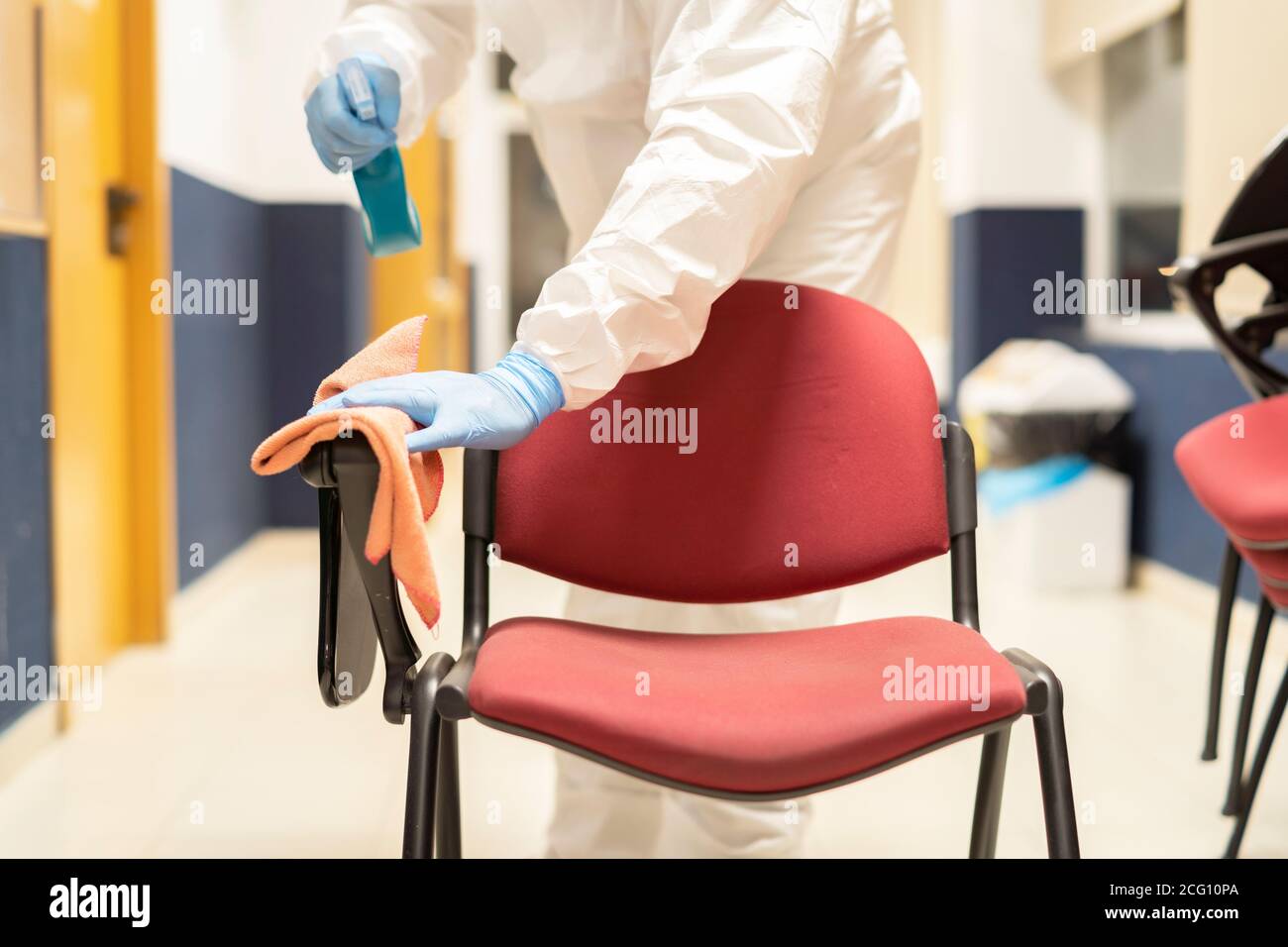 School janitor cleaning hi-res stock photography and images - Alamy