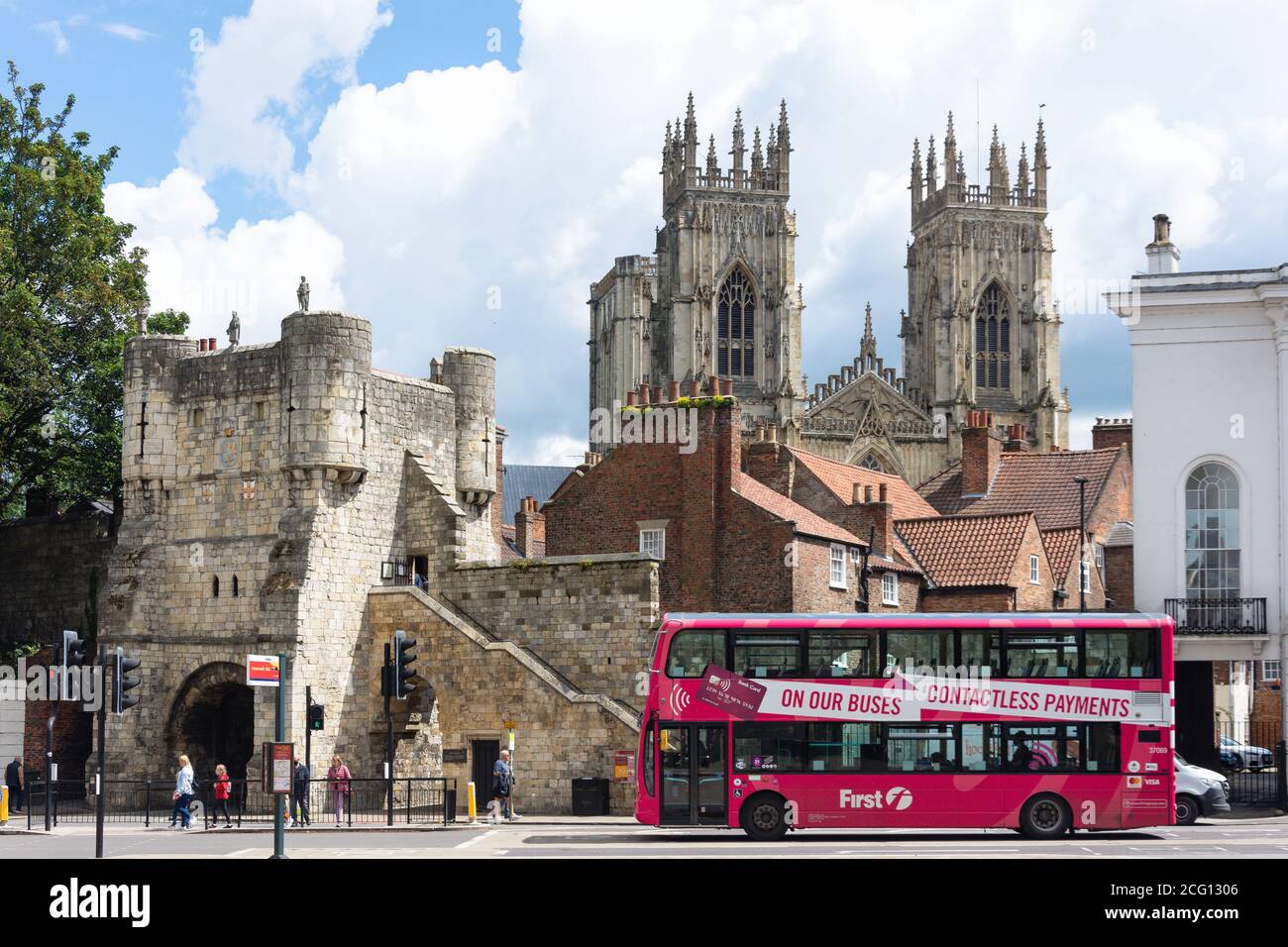 Bus bar hi-res stock photography and images - Alamy