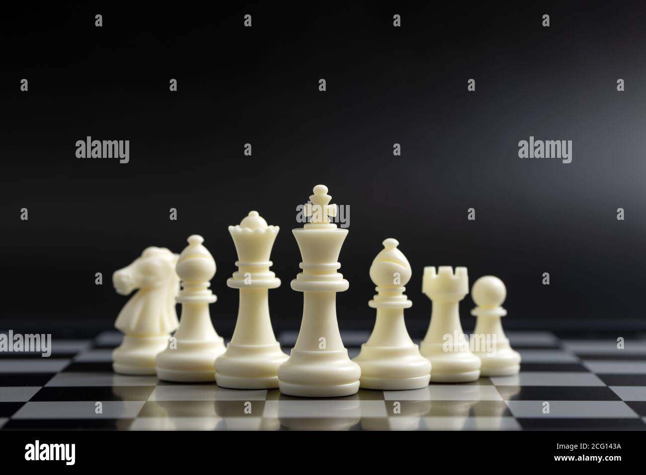 Chess pieces chess board hi-res stock photography and images - Alamy