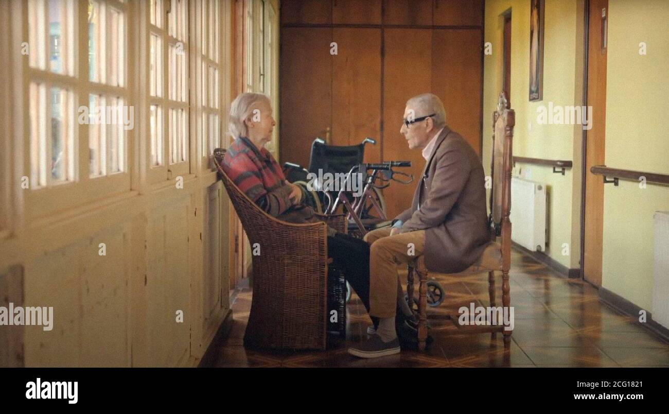 THE MOLE AGENT, right: Sergio Chamy, 2020. © Gravitas Ventures ...
