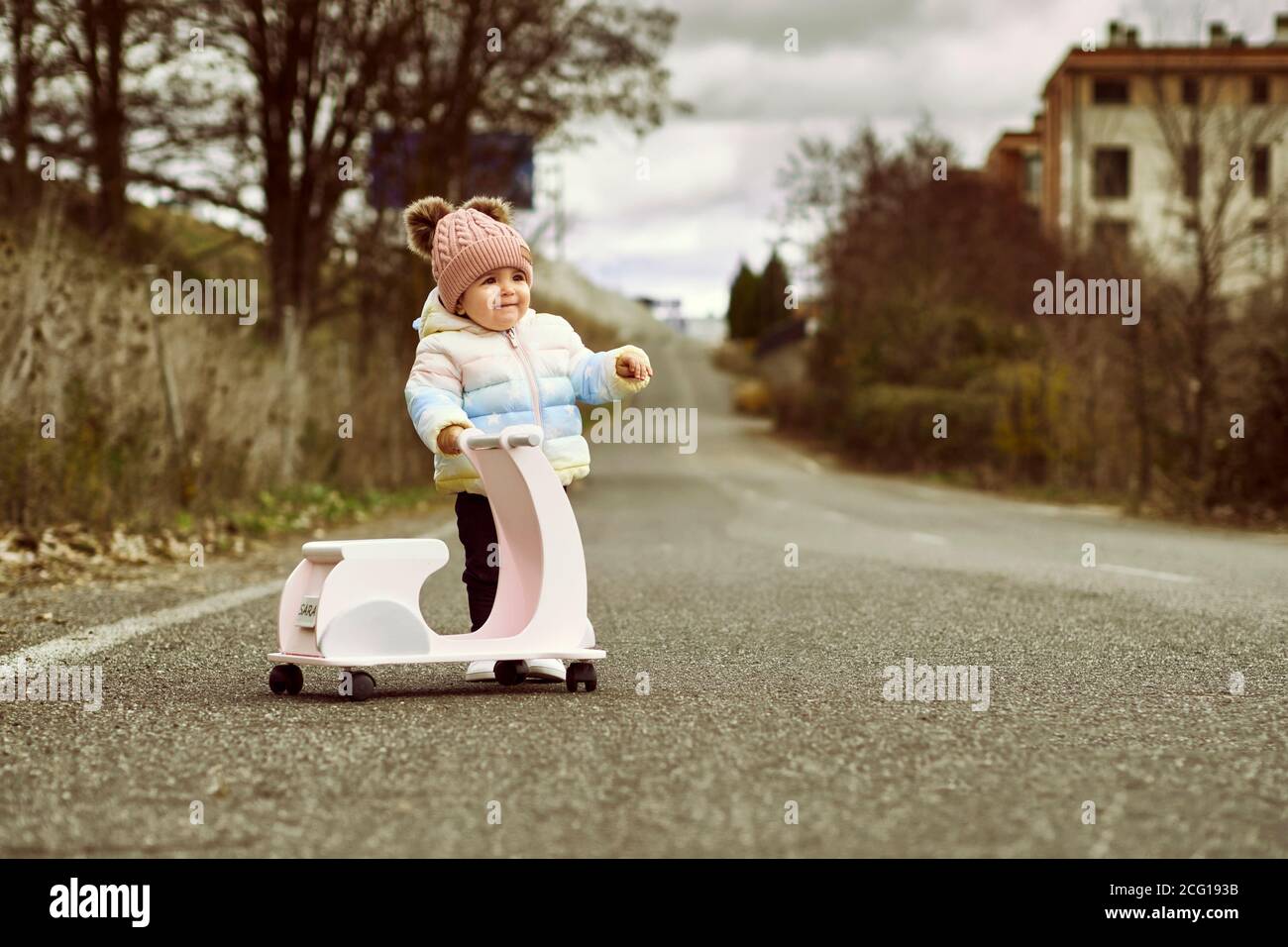 Kid cycle road hi-res stock photography and images - Alamy