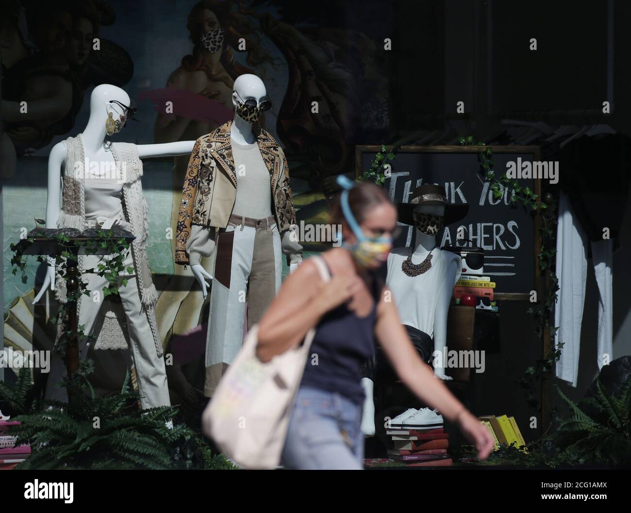 Mannequins face masks hi-res stock photography and images - Alamy