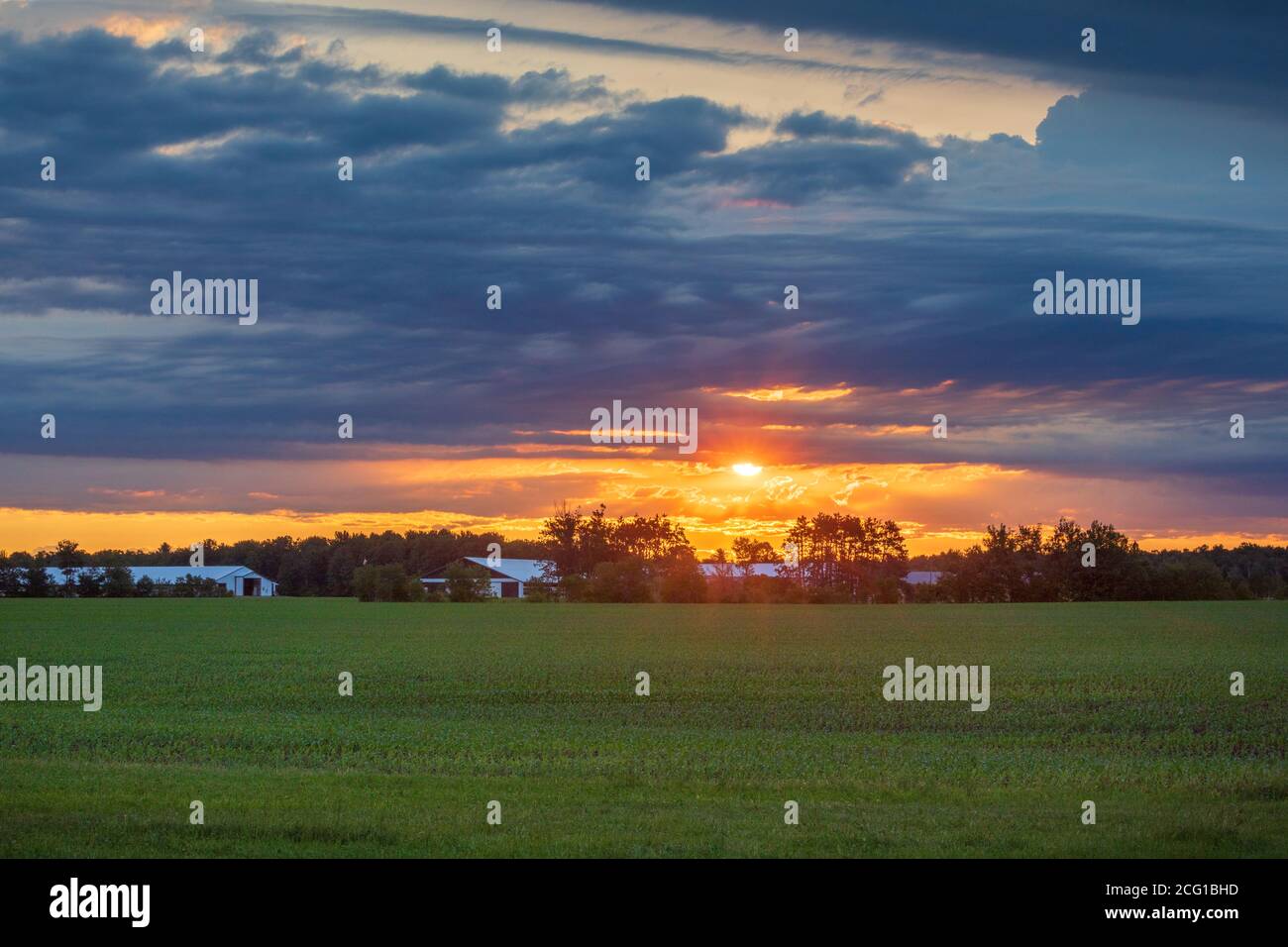 Pretty farm barns hi-res stock photography and images - Alamy