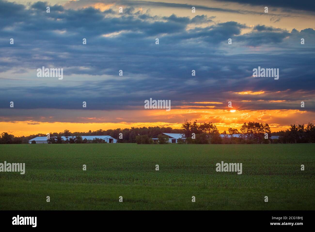 Pretty farm barns hi-res stock photography and images - Alamy