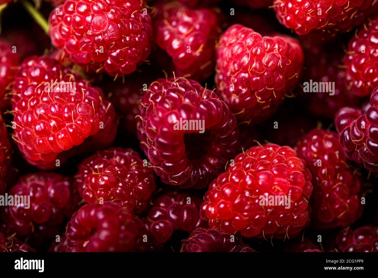 Fresh and sweet red raspberries texture. fruit pile background Stock ...