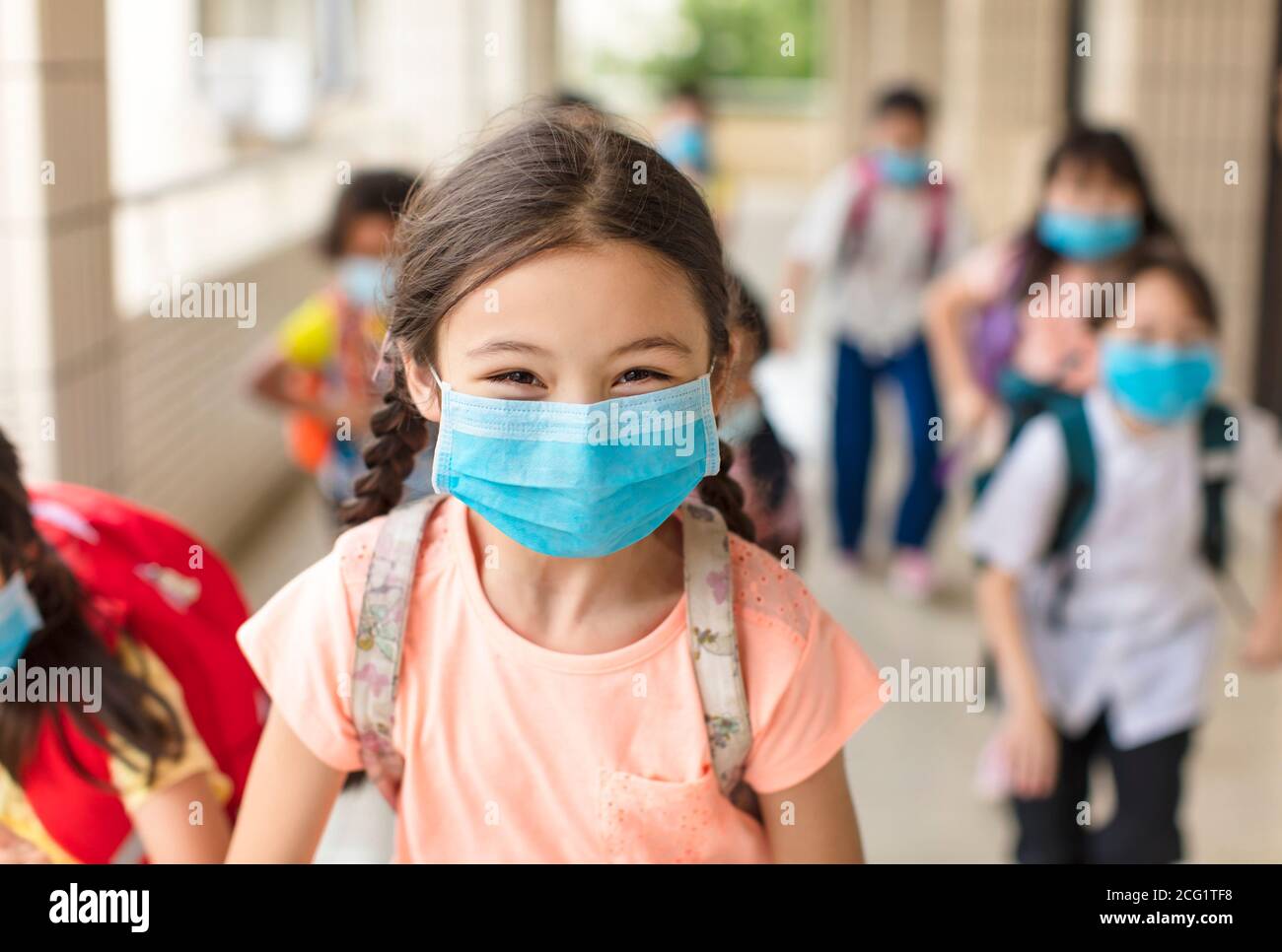 Children at school mask hi-res stock photography and images - Alamy