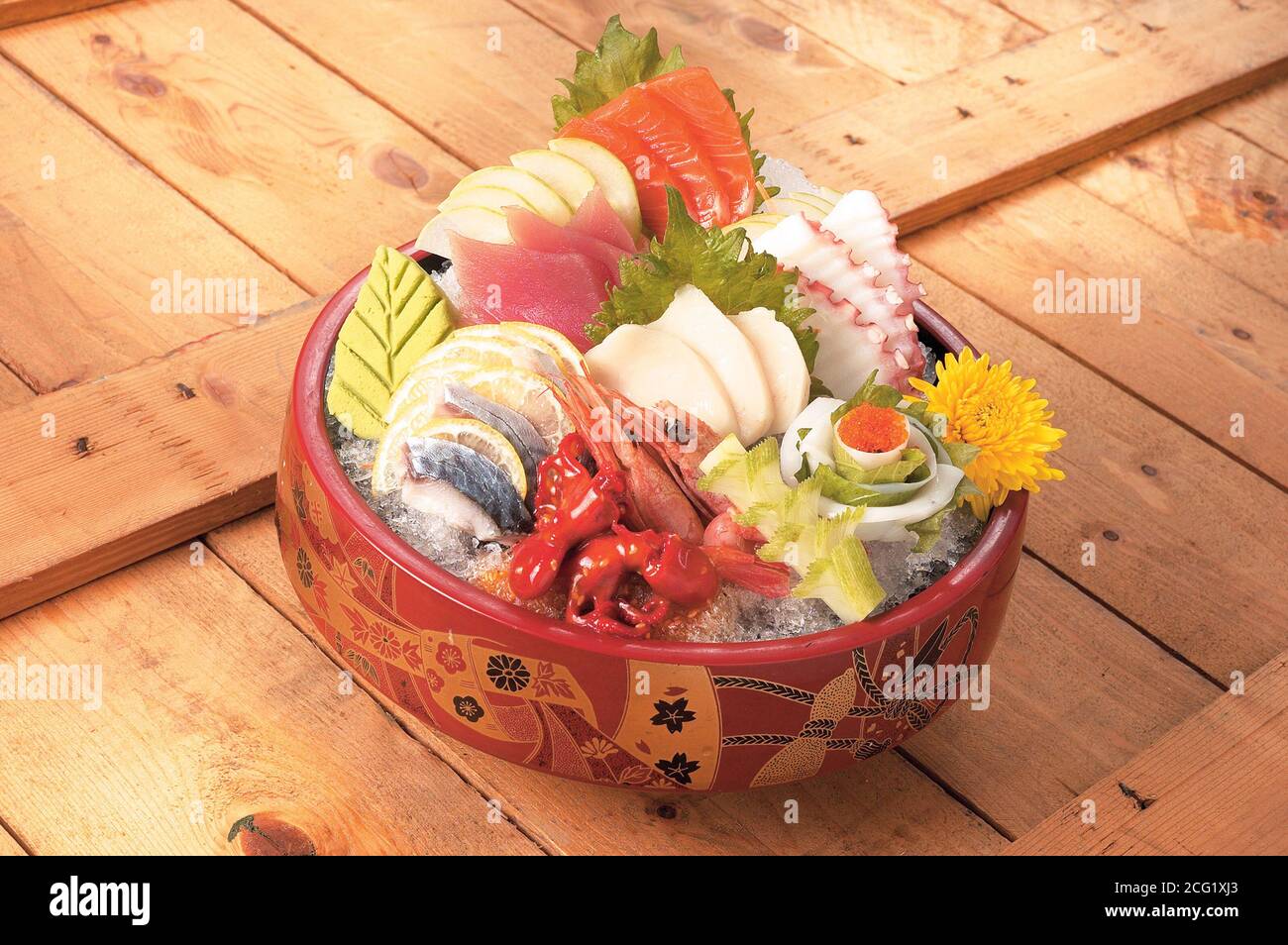 A bowl of Japanese sashimi set Stock Photo - Alamy