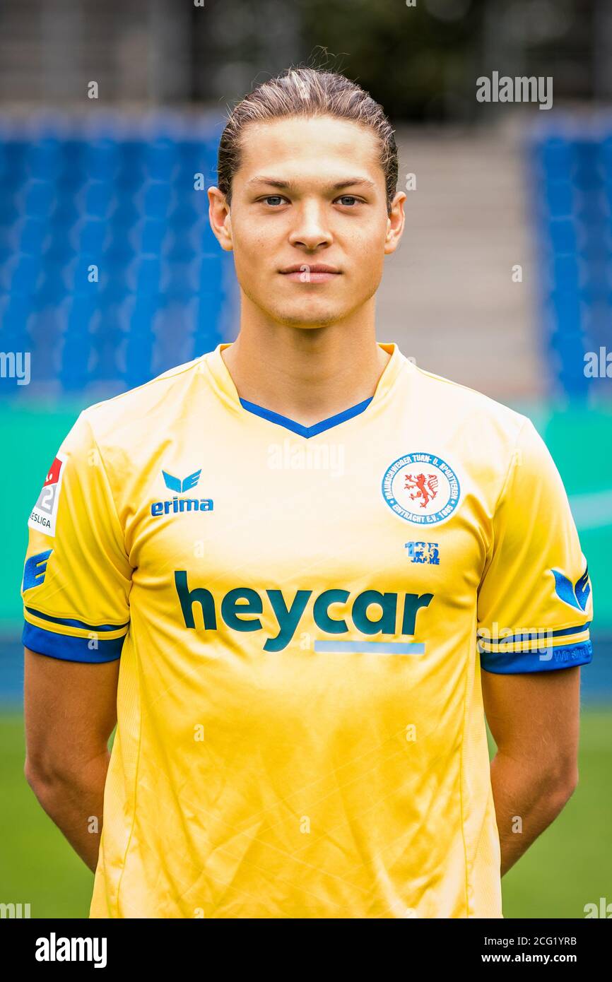 Leon burger eintracht braunschweig hi-res stock photography and images ...