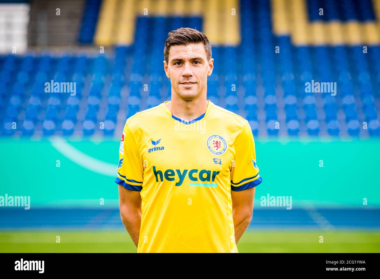 08 September 2020, Lower Saxony, Brunswick: Football, 2nd Bundesliga ...