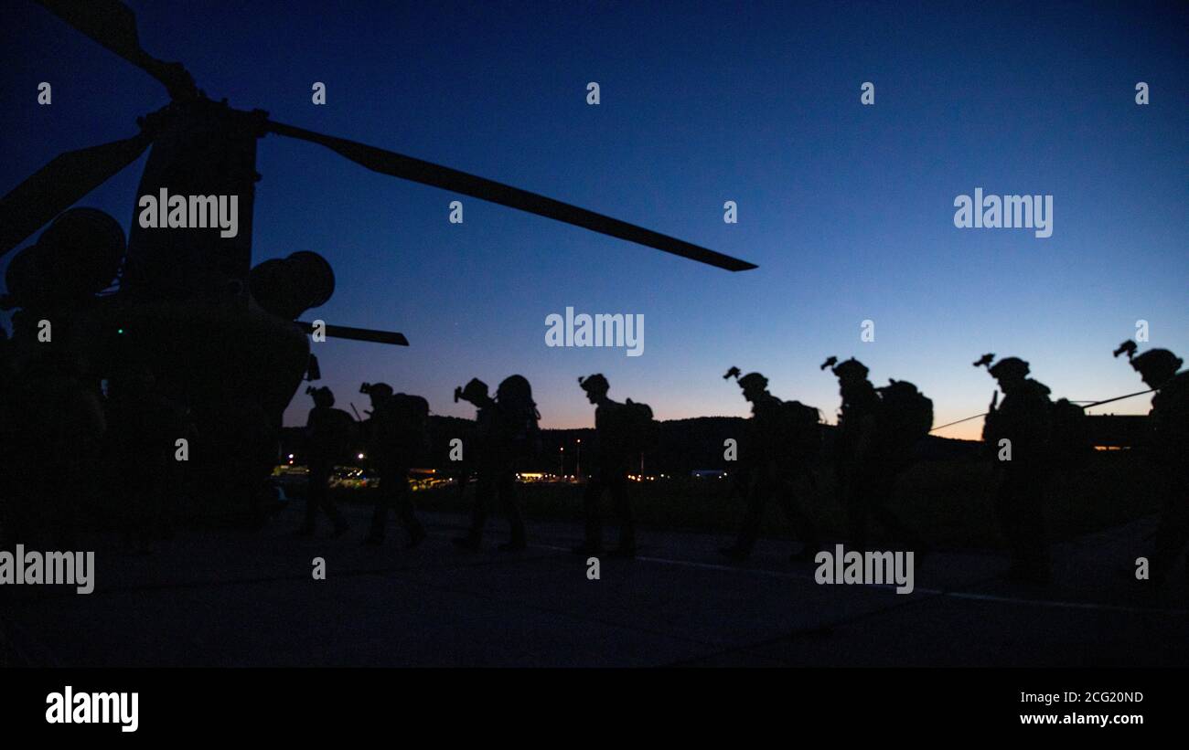 Soldiers from the Lithuanian National Defense Volunteer Force (KASP ...