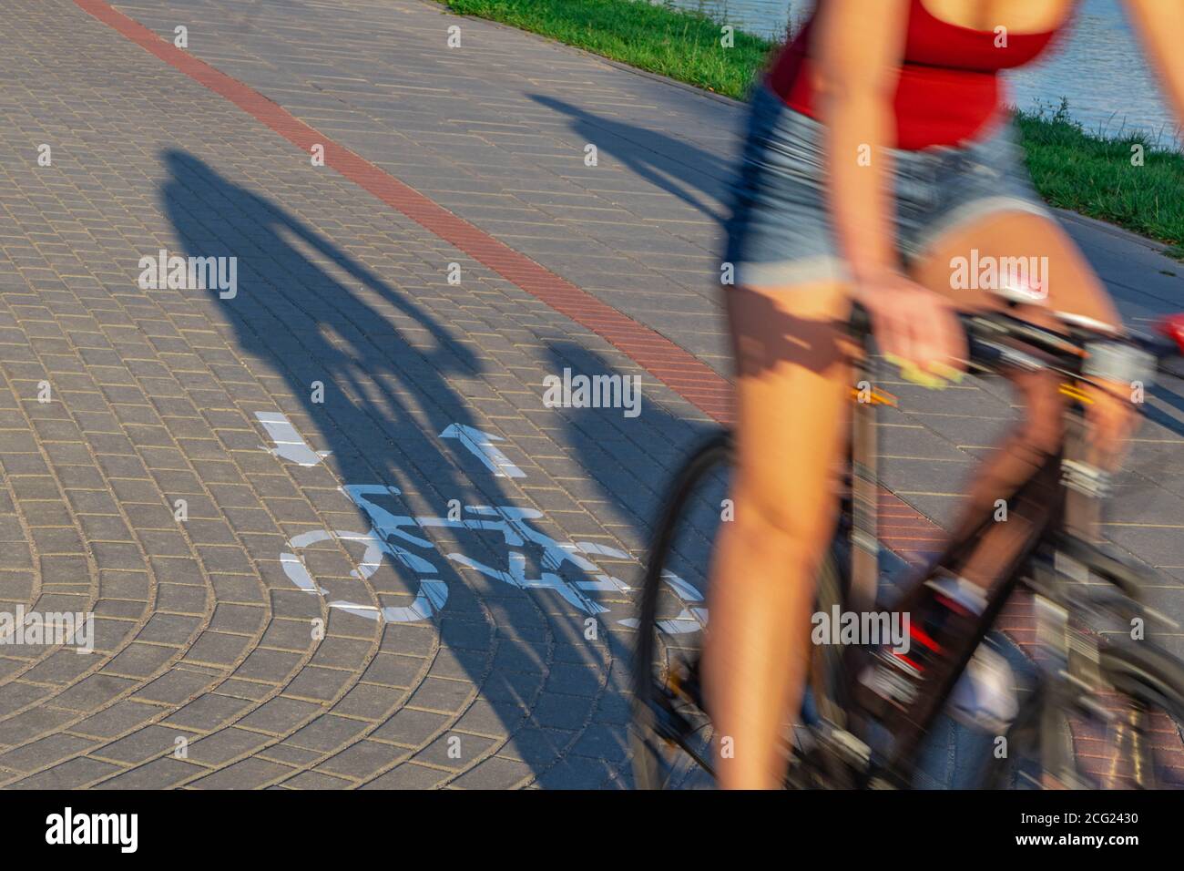 Sign symbol bicycle cyclist hi-res stock photography and images - Alamy