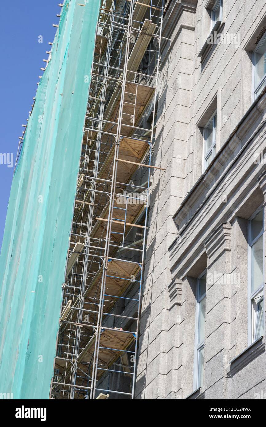 Scaffold platform plaster hi-res stock photography and images - Alamy