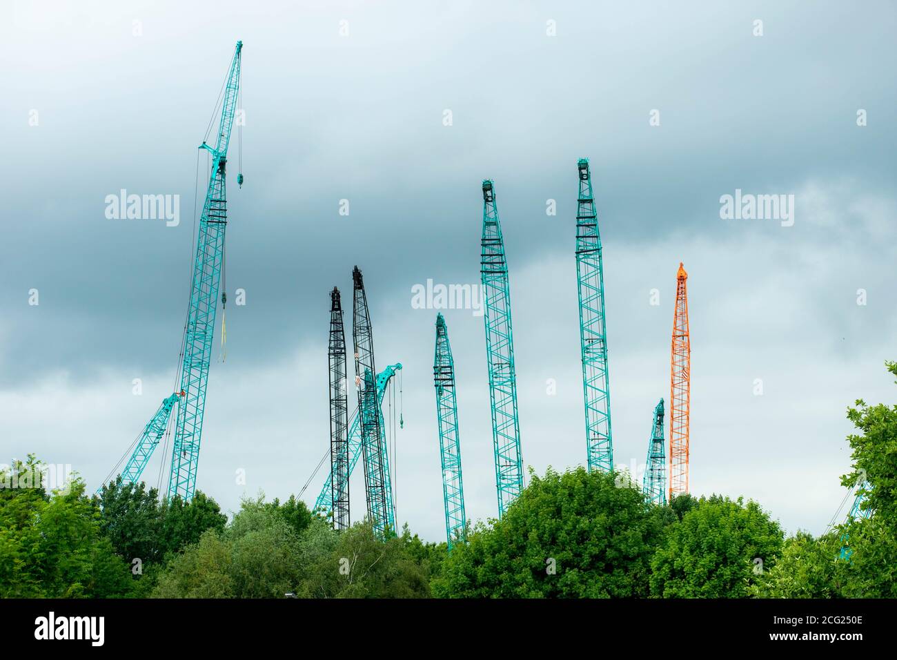 Constructions crane hi-res stock photography and images - Alamy