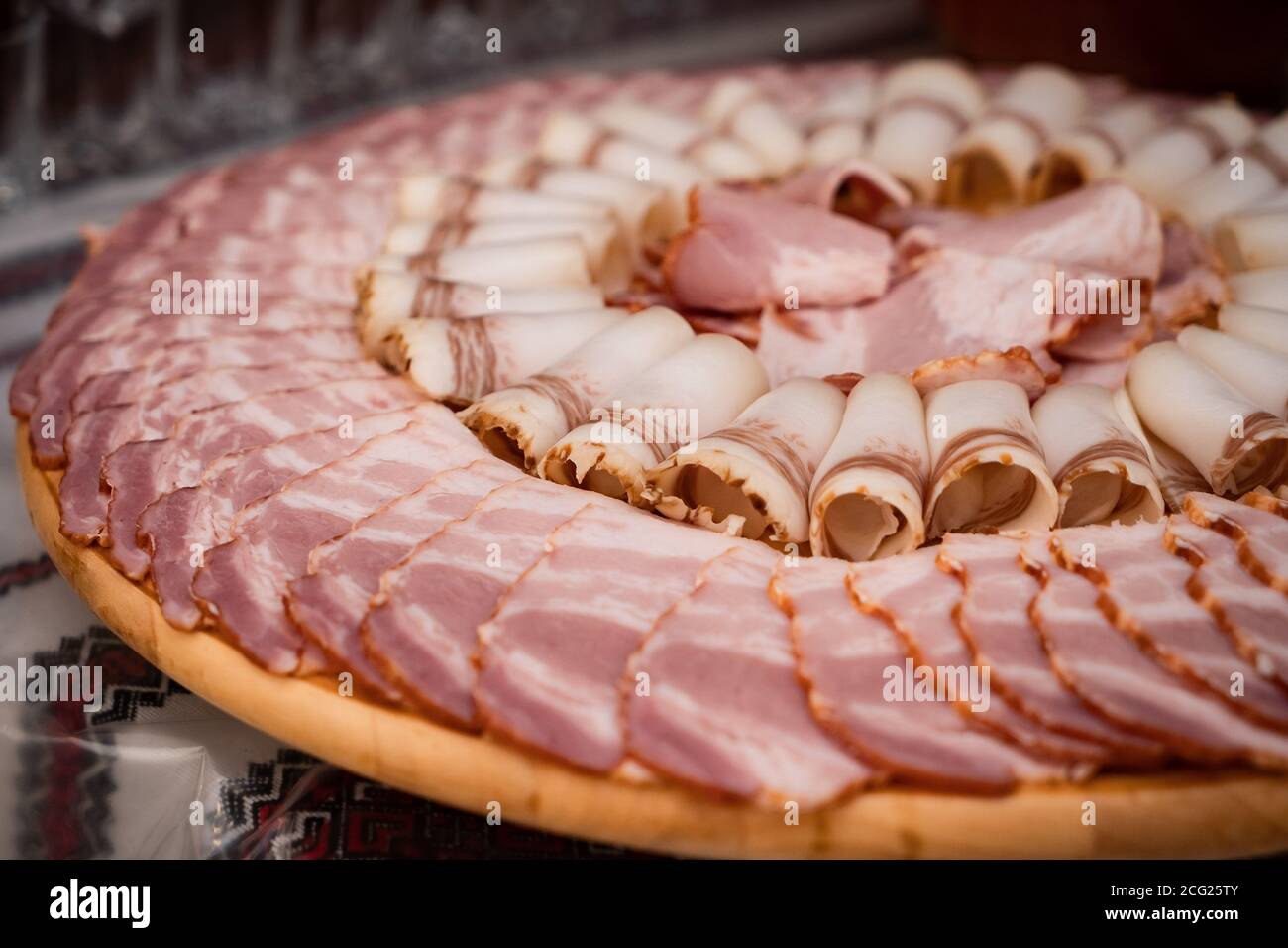 Wedding sweets, decorated tables, decorations and cupcakes, delicious ...