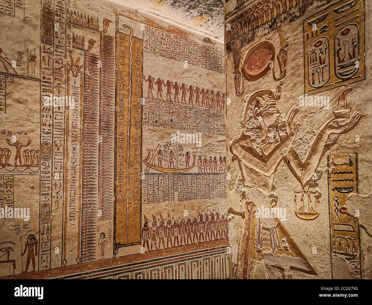 Ramses v tomb hi-res stock photography and images - Alamy