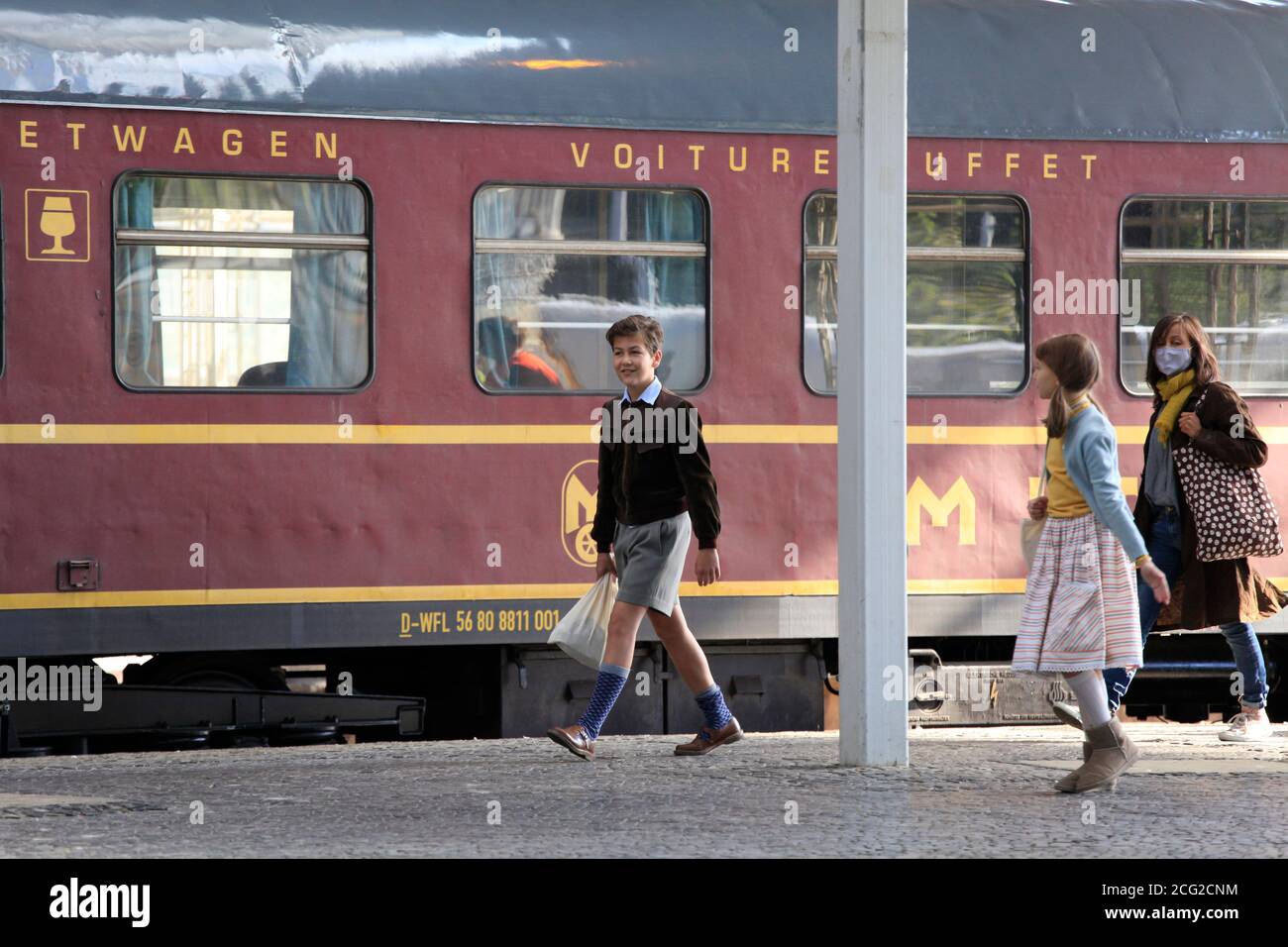 Im Bild: die Kinder-Schauspieler ZACHARIAS BULLIEN und KLARA METTEN ...