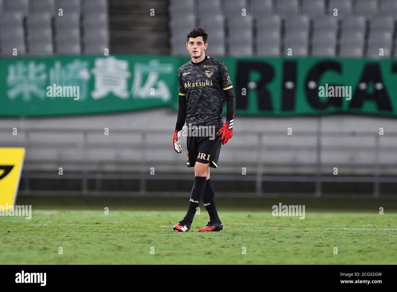 Goal keeper Matheus Vidotto of Tokyo Verdy during the J.League J2 ...