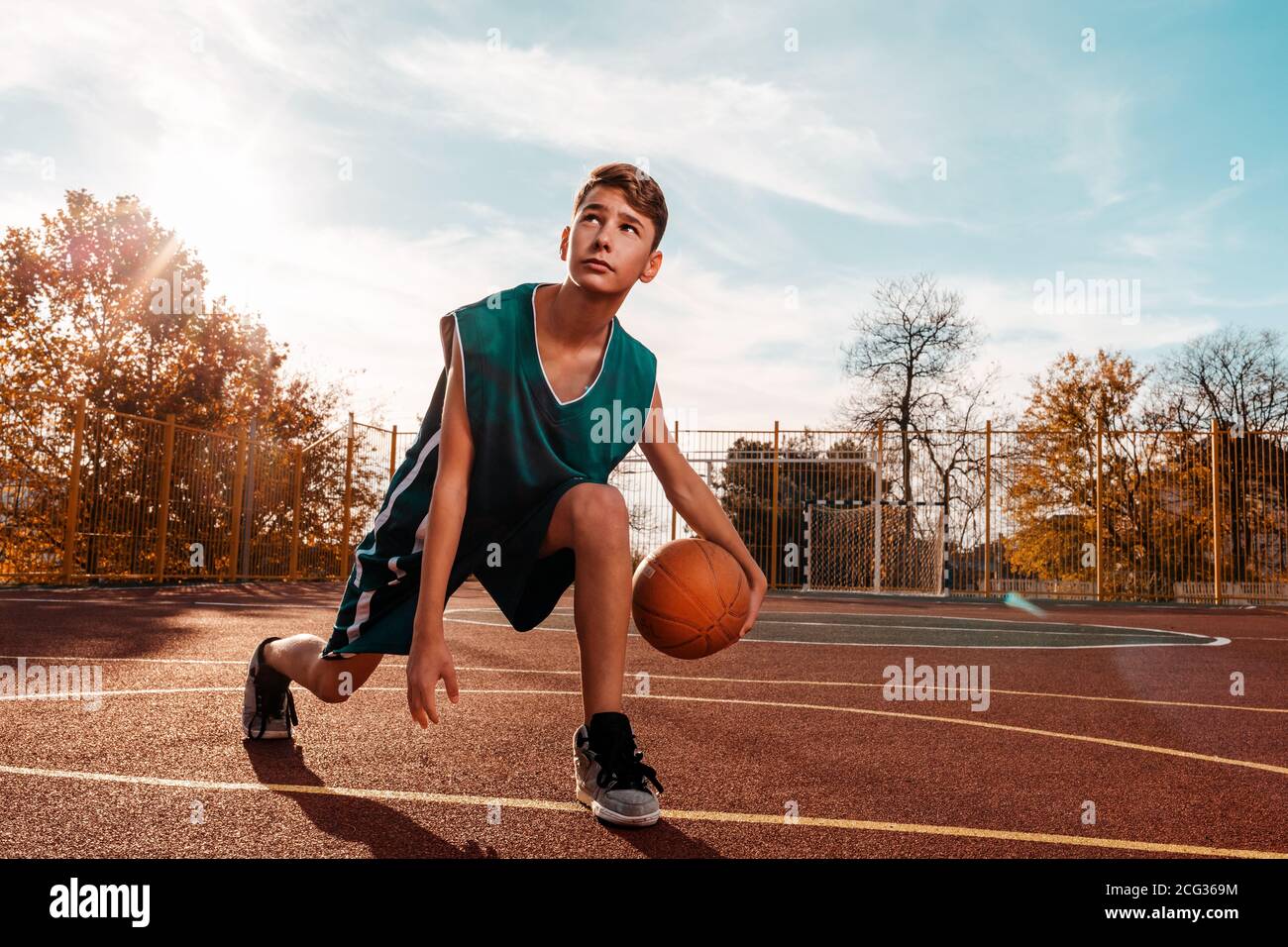 Ball boy in action hi-res stock photography and images - Alamy