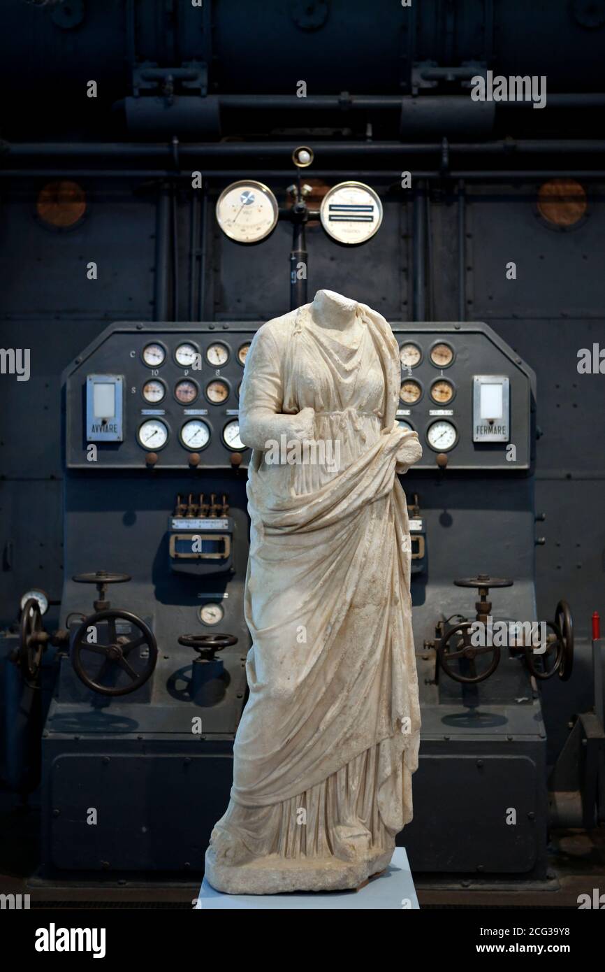 ROME - Roman art in the former electricity factory Montemartini Stock ...