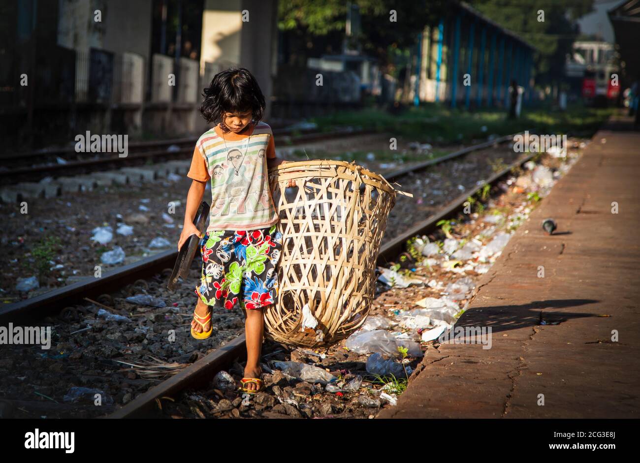 Child labor myanmar hi-res stock photography and images - Alamy