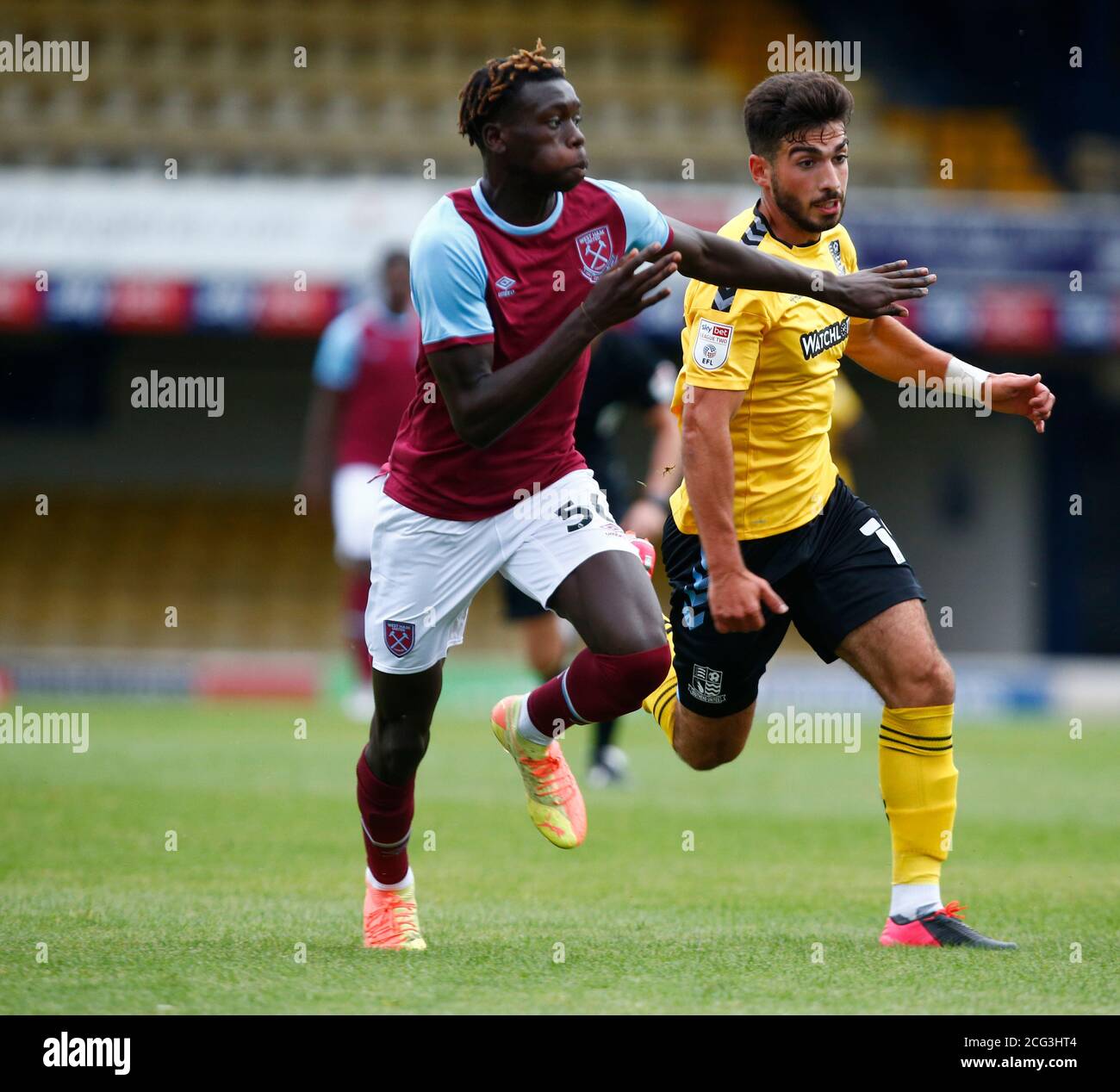 Eren kinali of southend united hi-res stock photography and images - Alamy