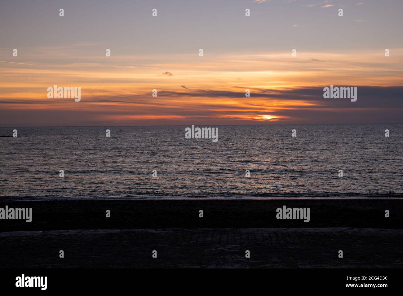 Clean simple aerial view of a sunset / sunrise over the ocean Stock ...