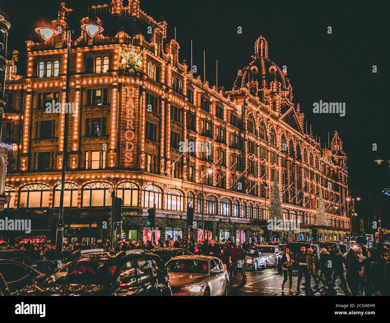 Harrods at Night Stock Photo - Alamy