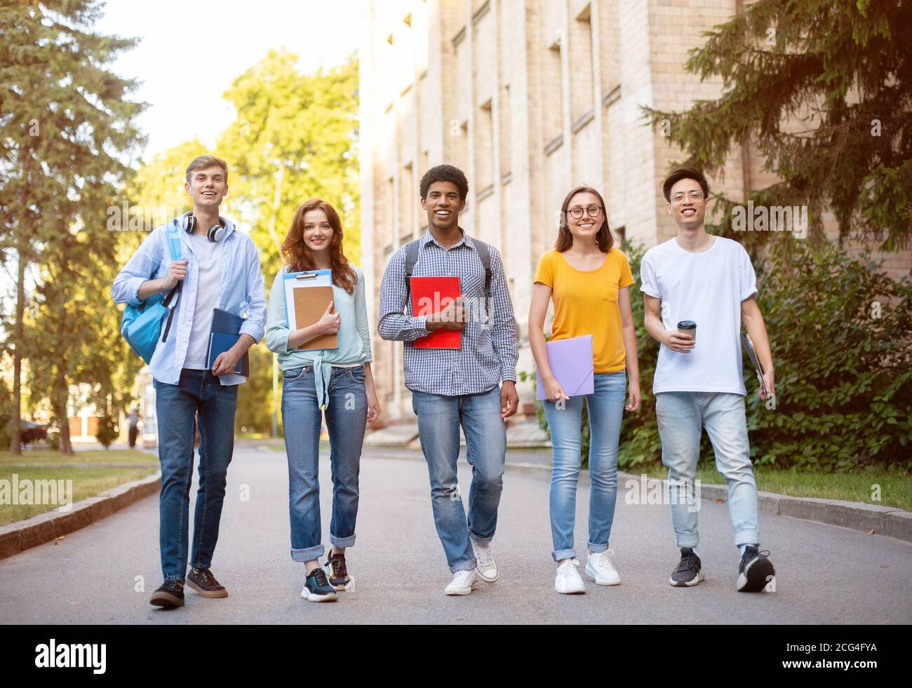 Group learning university hi-res stock photography and images - Alamy