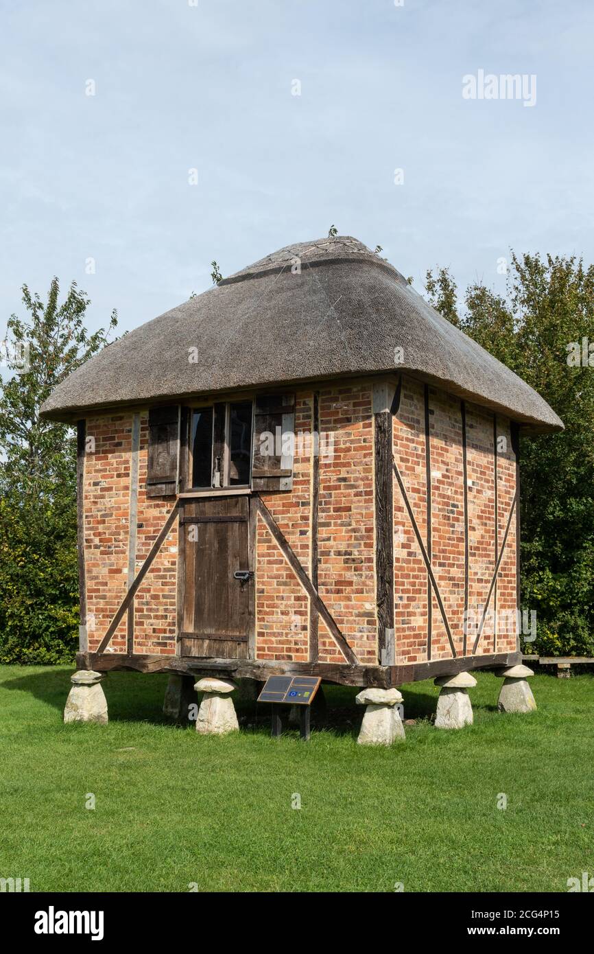 The granary building hi-res stock photography and images - Alamy