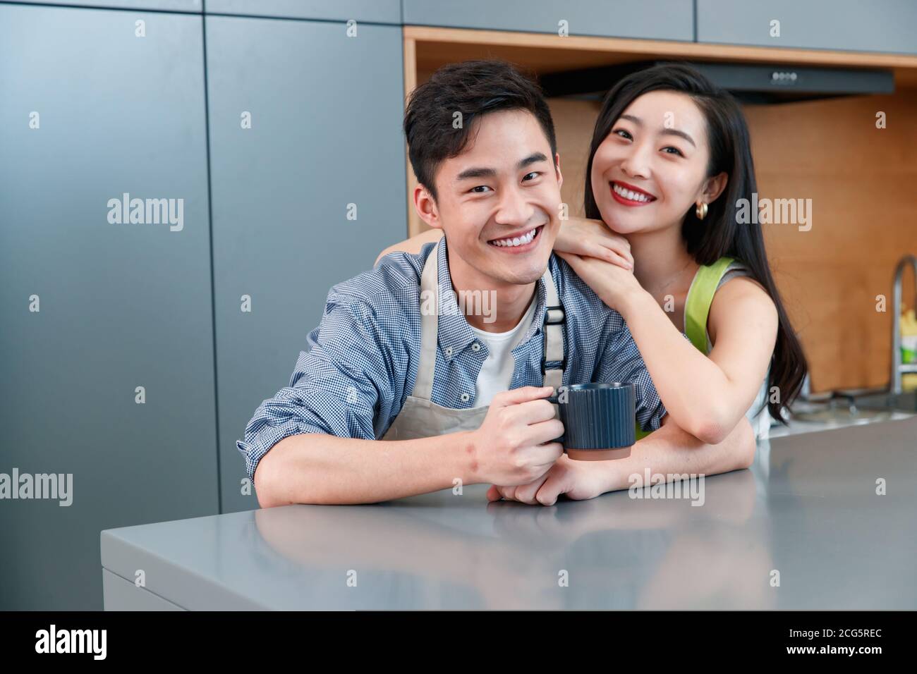 Women sitting around kitchen table hi-res stock photography and images ...