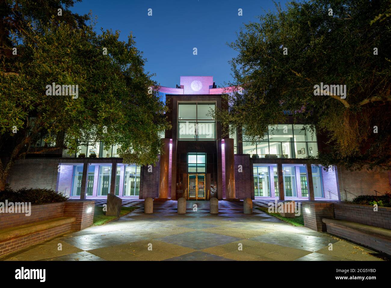 DHR night photo Tallahassee City Hall building Stock Photo - Alamy