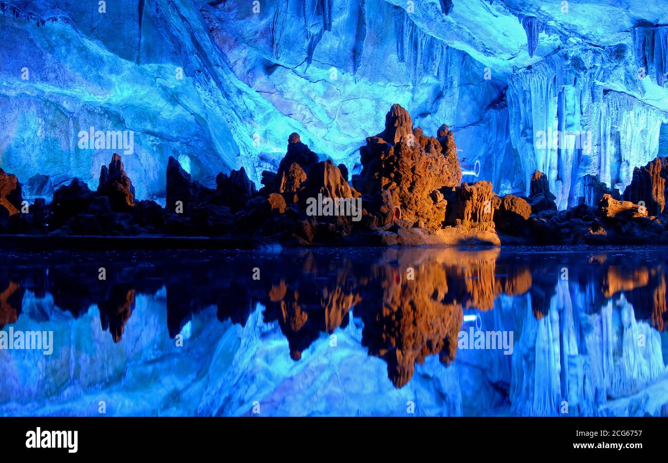 Stalagmites stalactites hi-res stock photography and images - Alamy