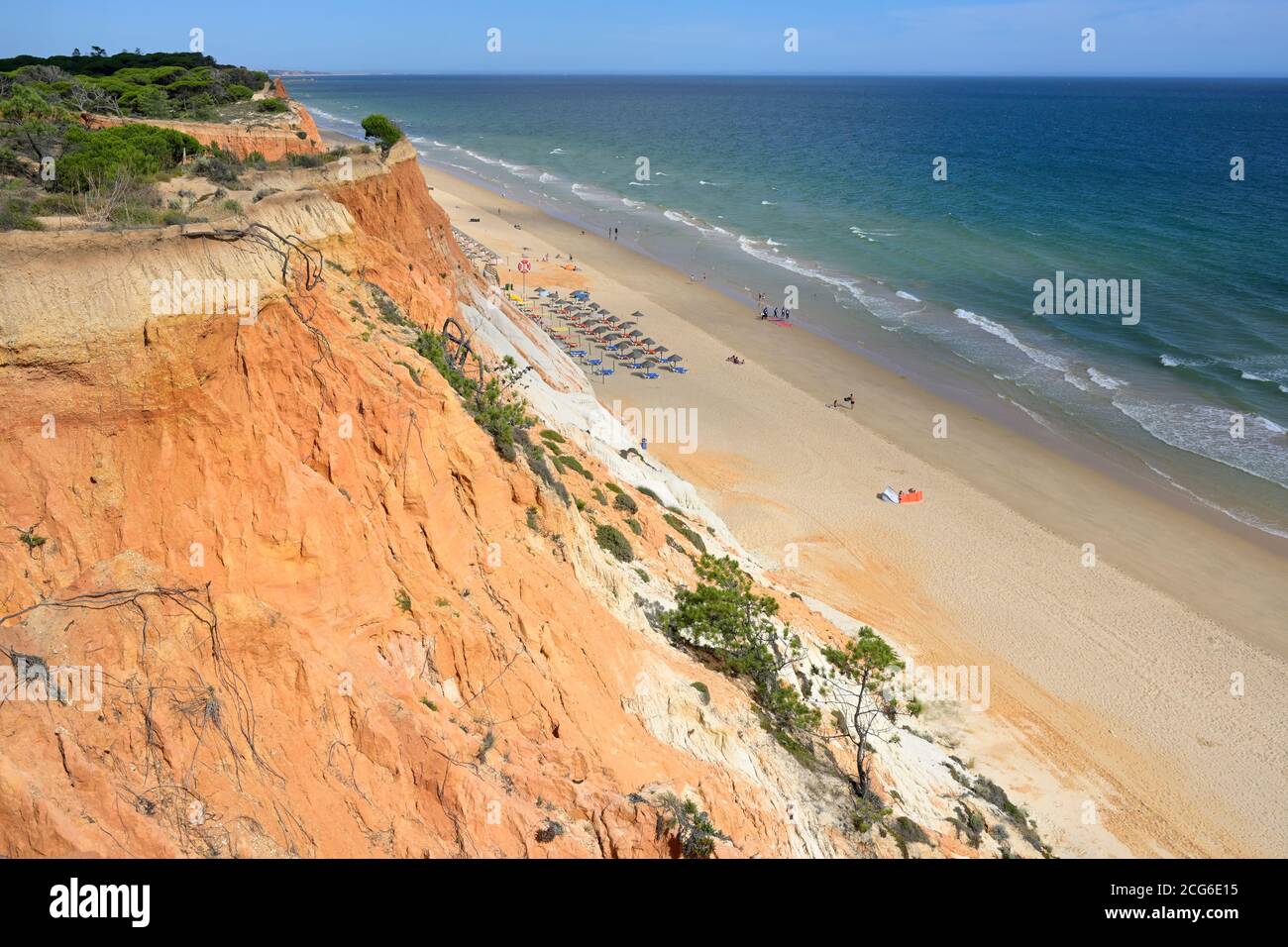 Praia da Falesia Beach, Albufeira, Algarve, Portugal Stock Photo - Alamy