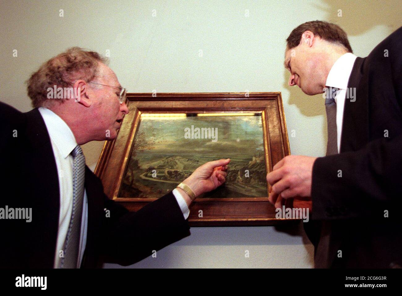 Lord arts minister alan howarth observe view hampton court palace hi ...