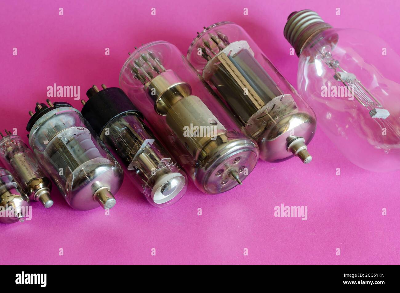 Transistor types hi-res stock photography and images - Alamy