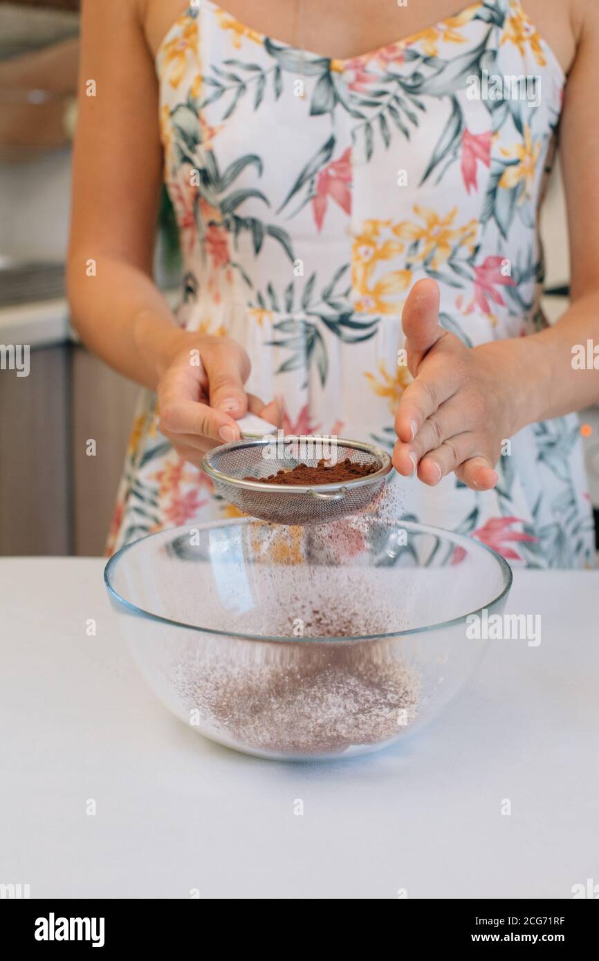 Real powder hi-res stock photography and images - Alamy